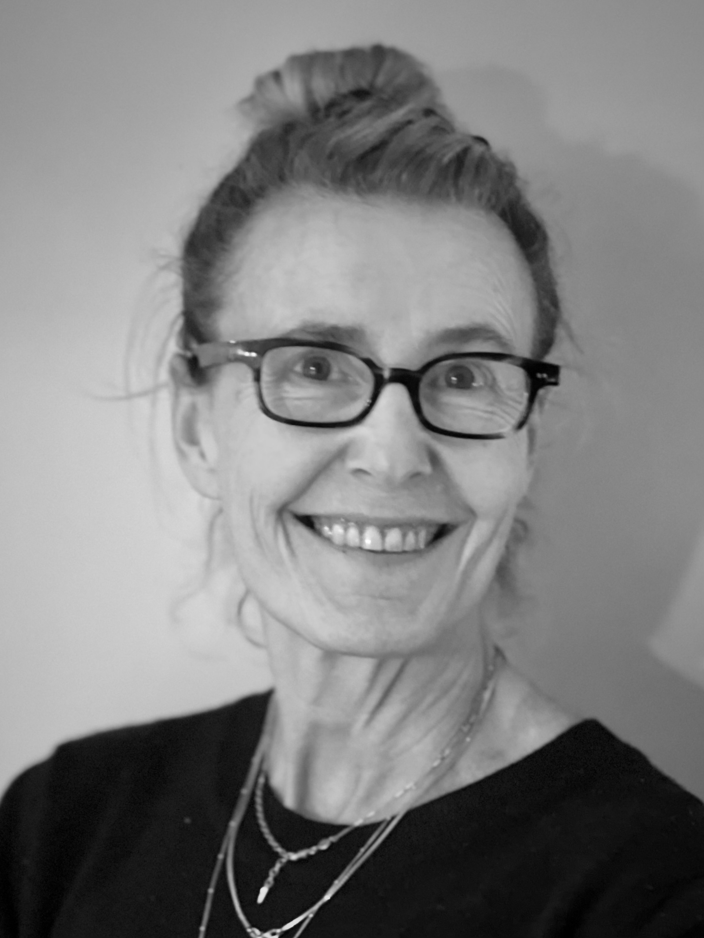 Dr Carolyn Molesworth-St Aubyn